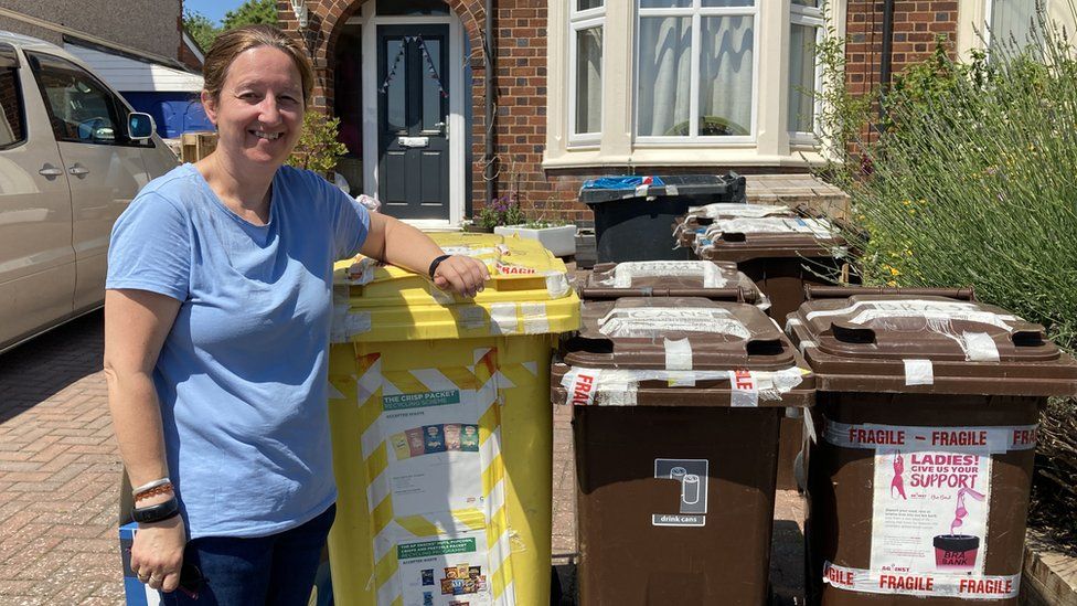 BBC CWR Make a Difference award winners honoured - BBC News