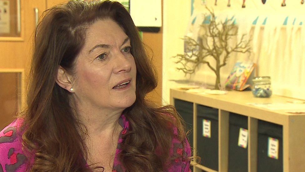Eisteddfod yr Urdd: Tri llwyfan ond dim rhagbrofion - BBC Cymru Fyw