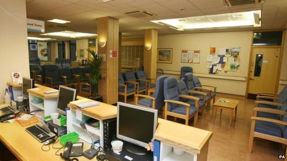 Newspaper headlines: Doctors' weekend work ultimatum - BBC News