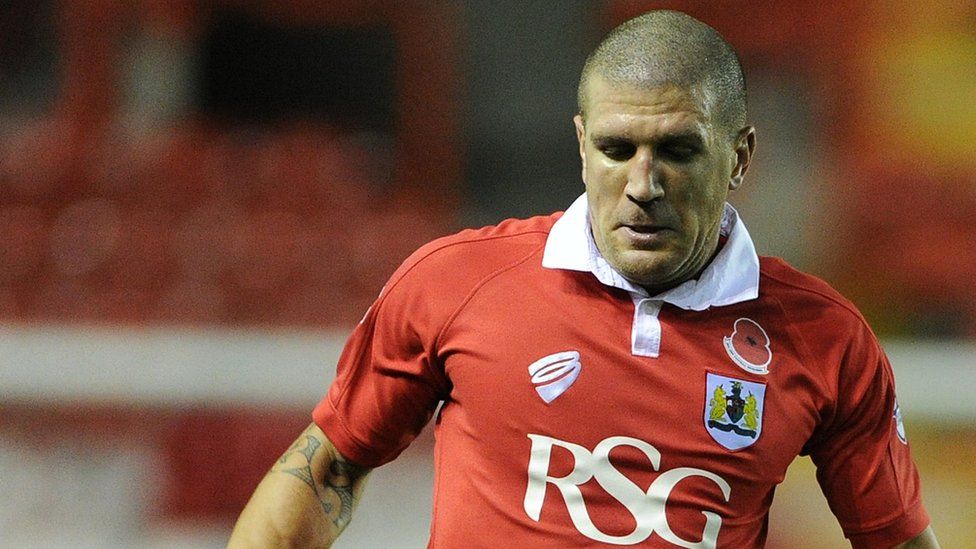 Deji Oshilaja: Gillingham re-sign Cardiff City defender on loan - BBC Sport