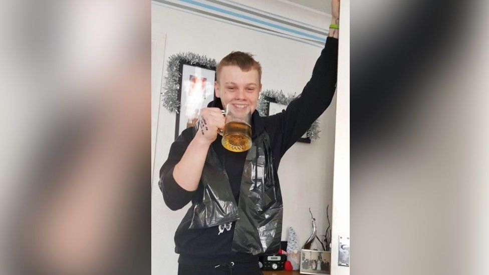 Lanchester crash: Family of James Dixon pay tribute to teenager - BBC News