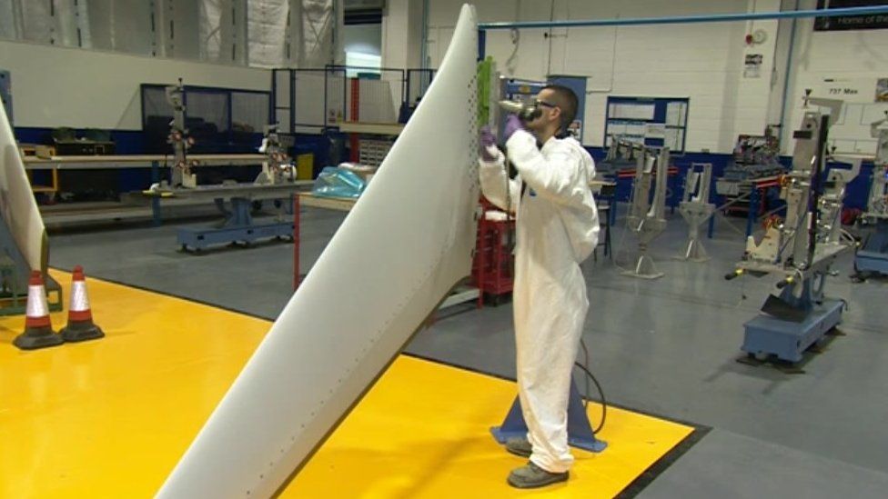 GKN Aerospace confirms it will close down in 2017 - BBC News