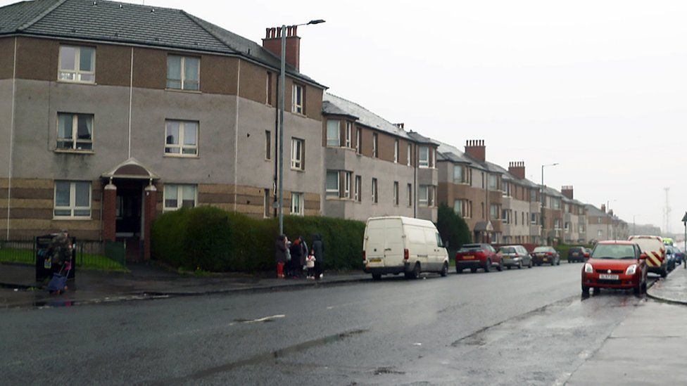 School's tribute to five-year-old who died after being hit by bus - BBC ...