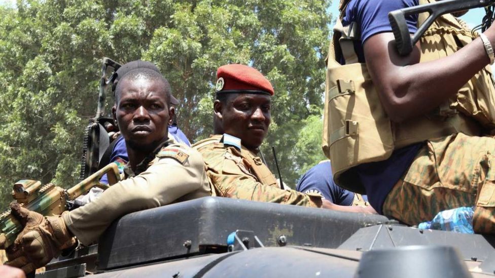 Burkina Faso unrest: Heavy gunfire heard amid mutiny - BBC News