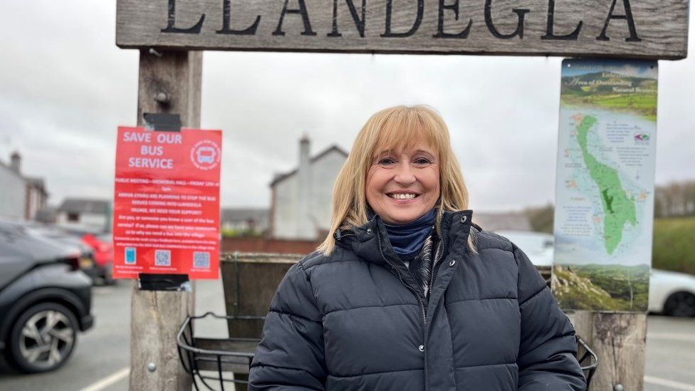 Stopio gwasanaeth bws Llandegla oherwydd terfyn 20mya - BBC Cymru Fyw