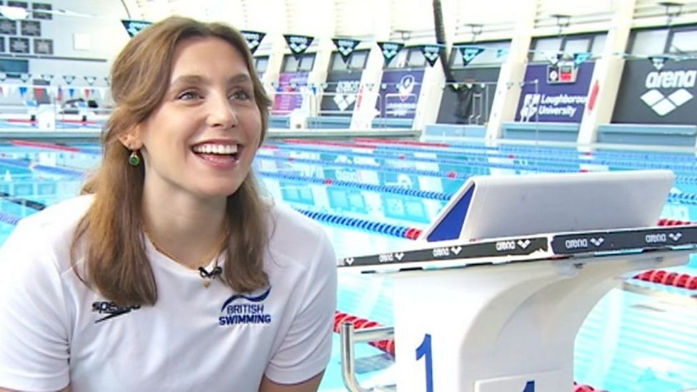 Grantham: Swimmer Freya Colbert finally feels part of Team GB - BBC News