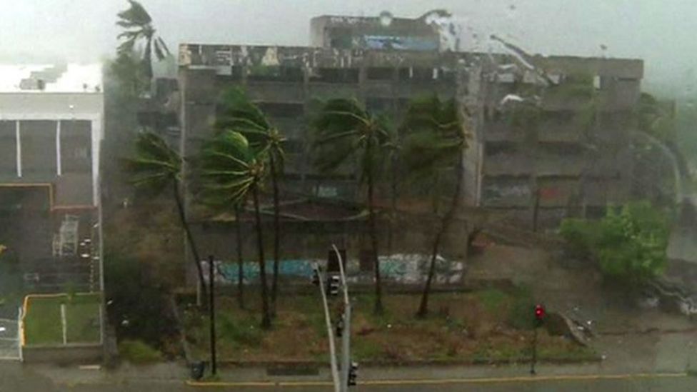 Hurricane Patricia makes landfall in Mexico - BBC News