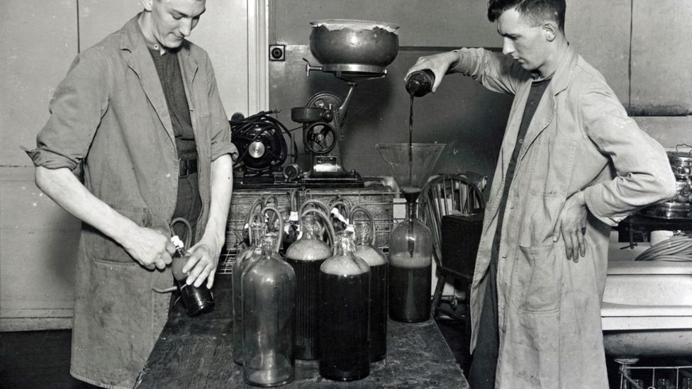 Thousands of pre-NHS healthcare photographs discovered - BBC News