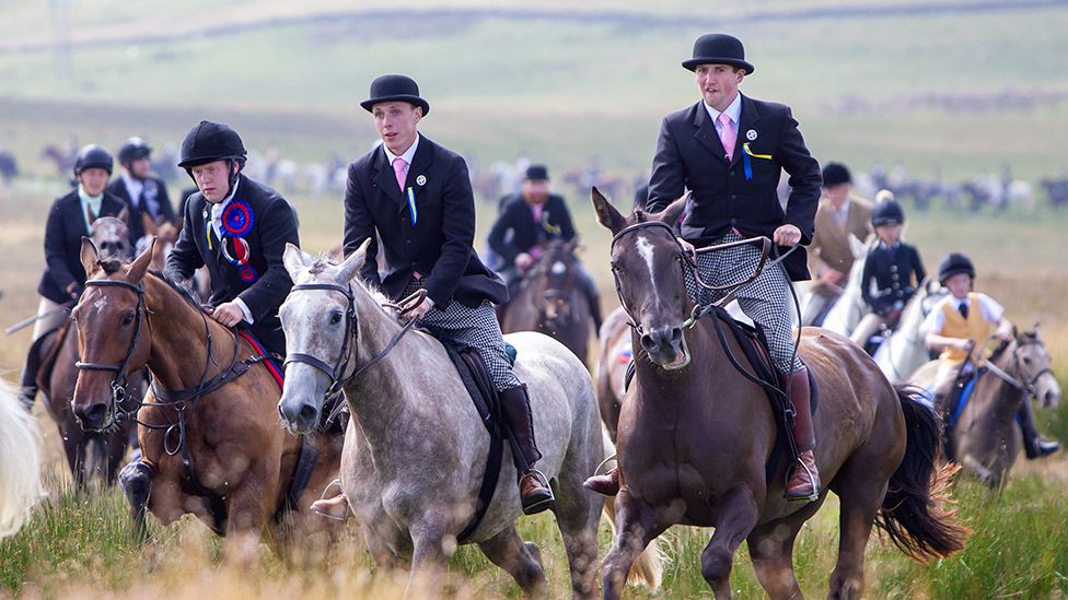 In pictures: Lauder Common Riding - BBC News