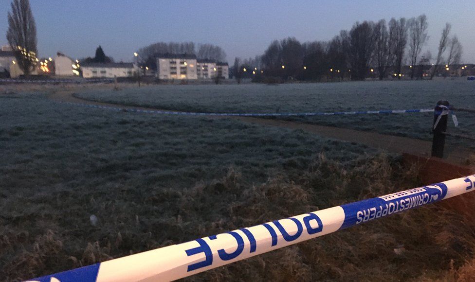 Murder probe after teenager found stabbed in Coventry - BBC News
