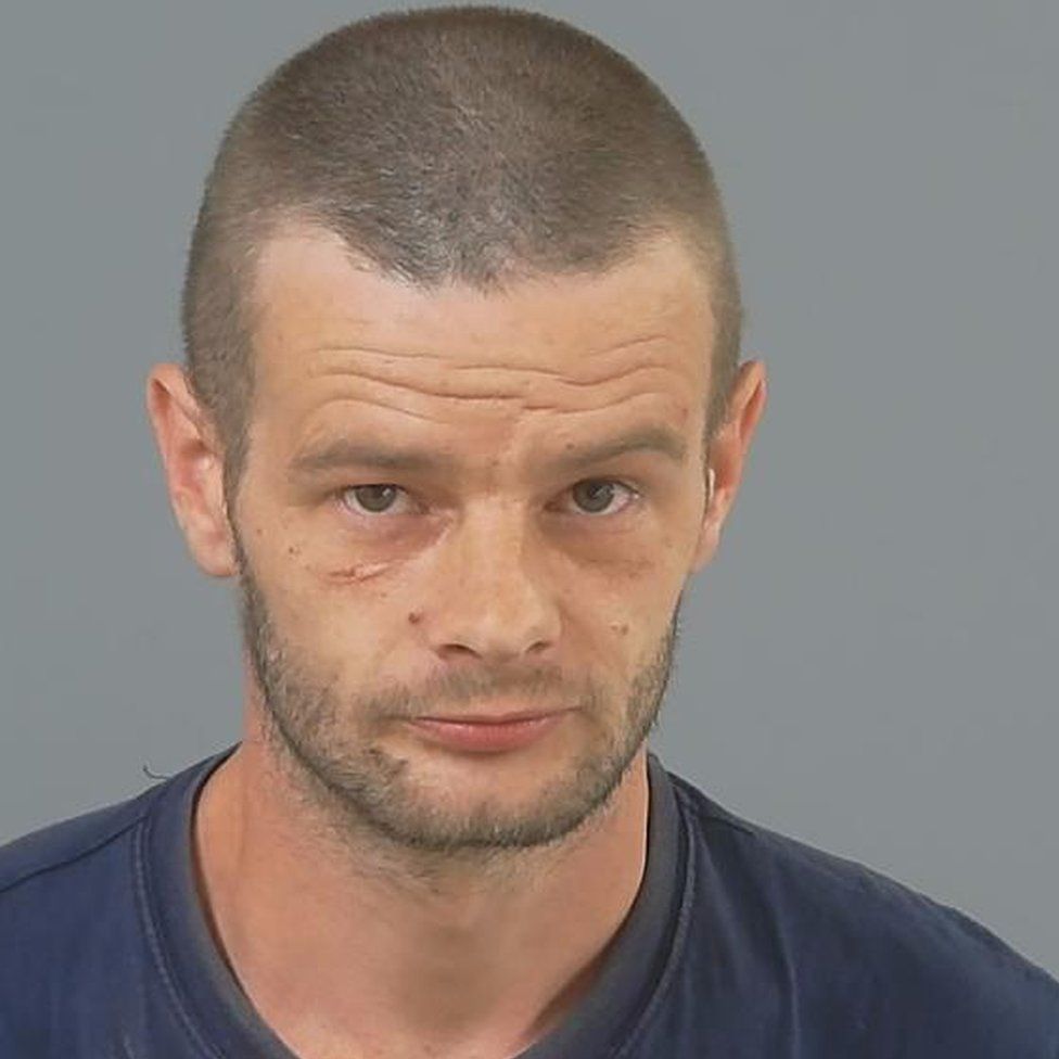 Eastleigh man jailed seven years for alleyway rape - BBC News