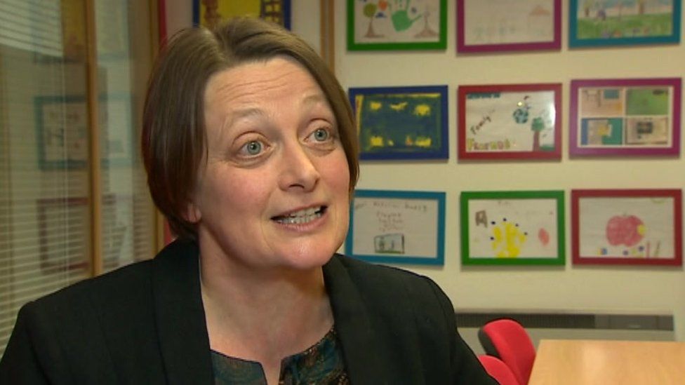 Smacking ban would criminalise parents, campaigners warn - BBC News