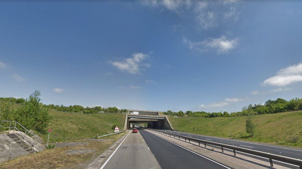 Pedestrian's A34 death was 'tragic accident' - BBC News