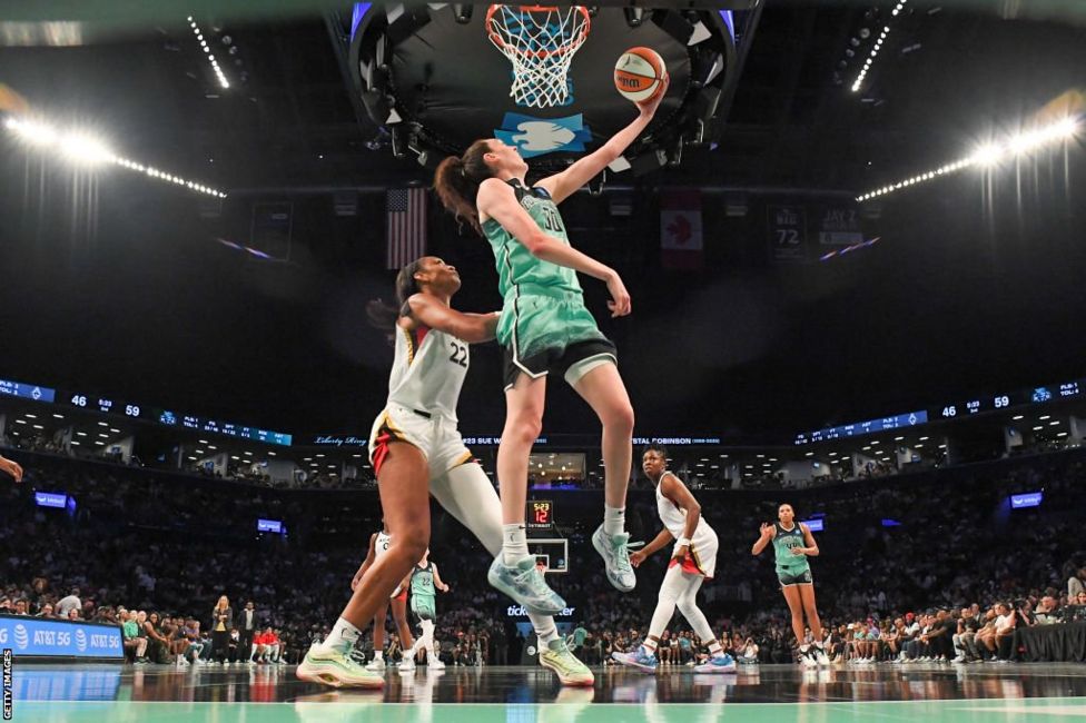 Breanna Stewart breaks single season WNBA points record - BBC Sport