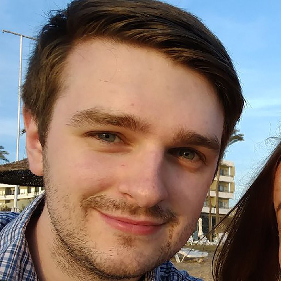 What gamers think about Sony's updated PlayStation 4 Pro - BBC News