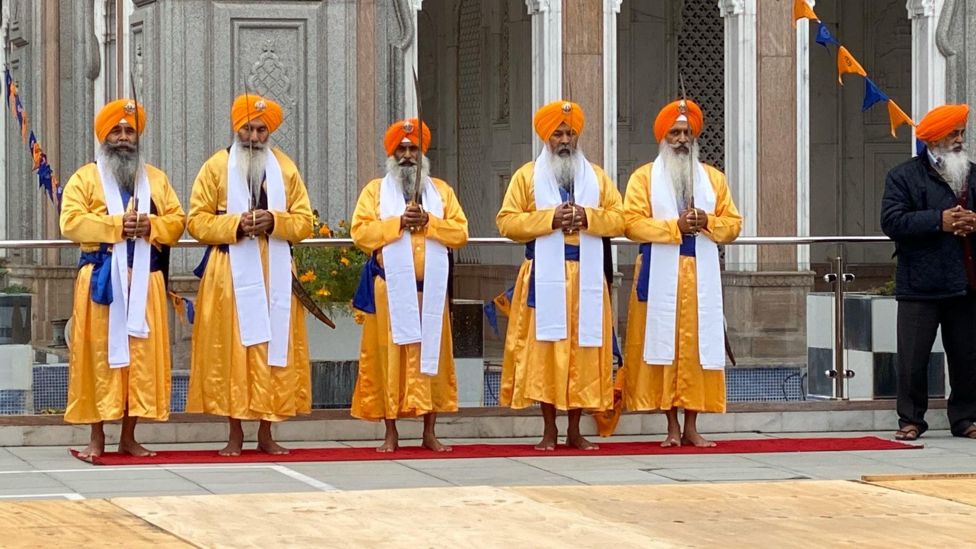 Gravesend: Vaisakhi celebrations for Sikh community - BBC News