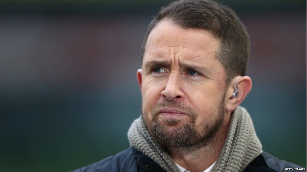 Shane Williams: Welsh rugby star in Everest world record - BBC News