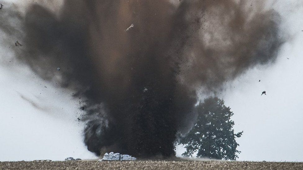 Suspected historical bomb shuts down Berkhamsted fire station - BBC News