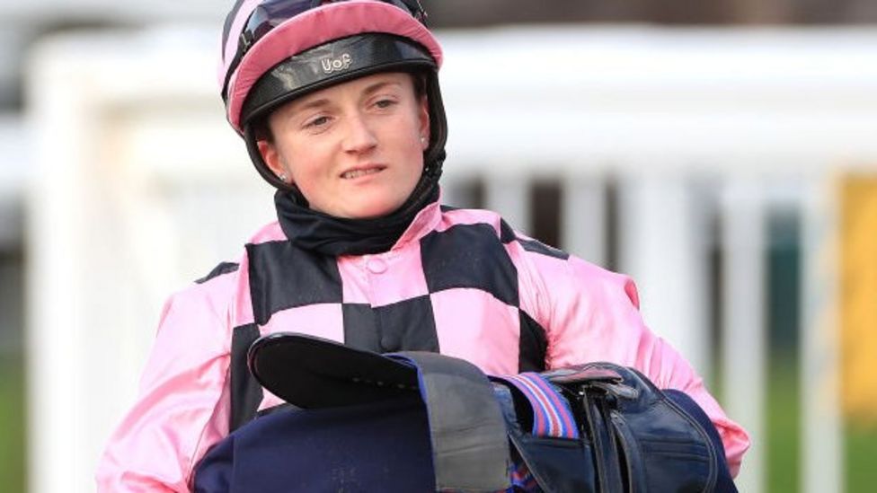 Hollie Doyle: Jockey sets new wins record - BBC Sport