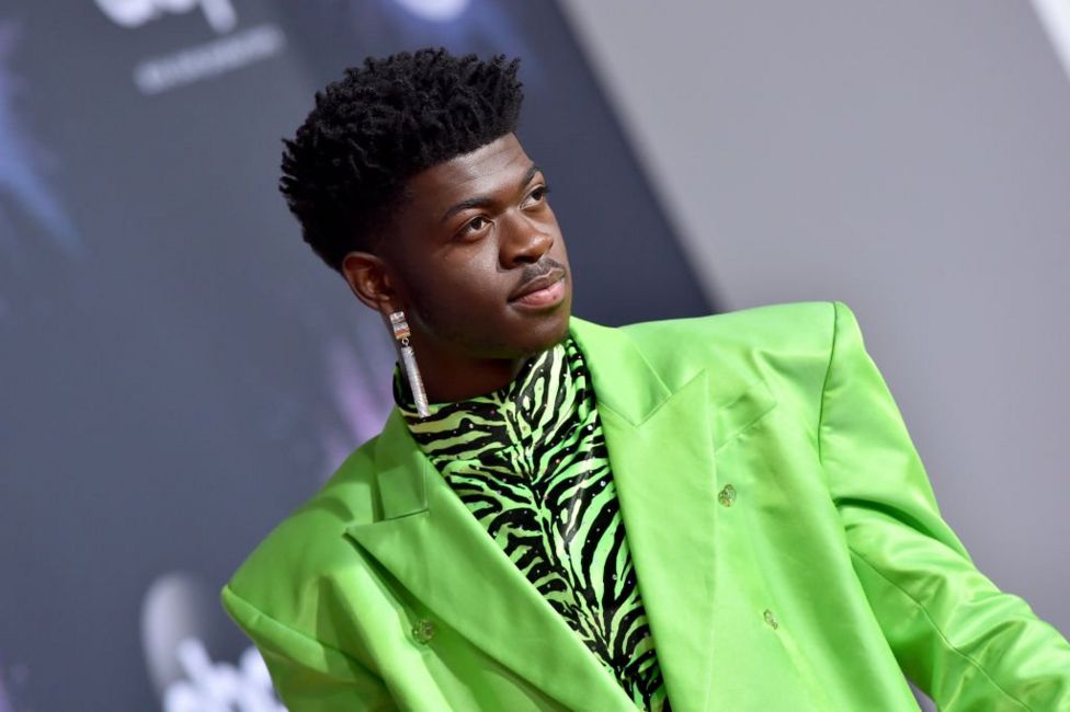 American Music Awards: Who won what at the AMAs - BBC Newsround