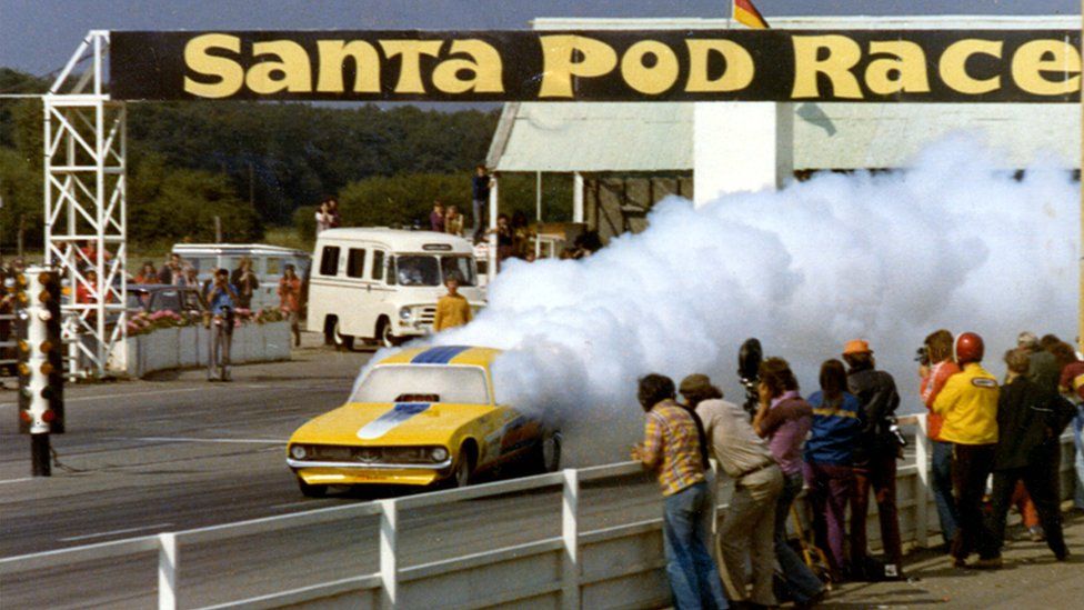 Stardust drag racing car chassis stolen from Santa Pod - BBC News