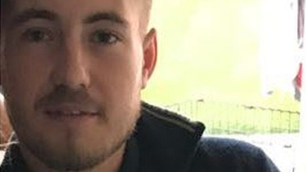 Gus Davies murder: Robert Field admits Brackley stabbing - BBC News