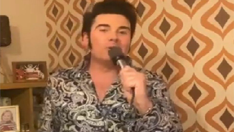 Coronavirus: Elvis singer's live stream raises thousands for NHS - BBC News