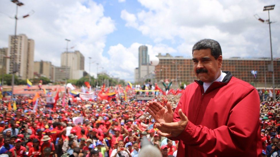 Venezuela protests: Large anti-Maduro march held in Caracas - BBC News
