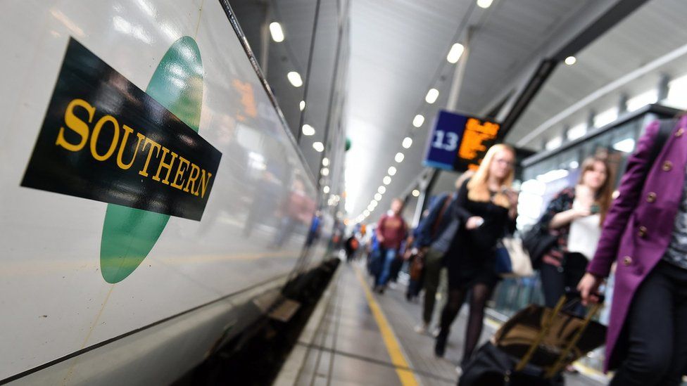 Southern rail strike enters second day in RMT dispute - BBC News