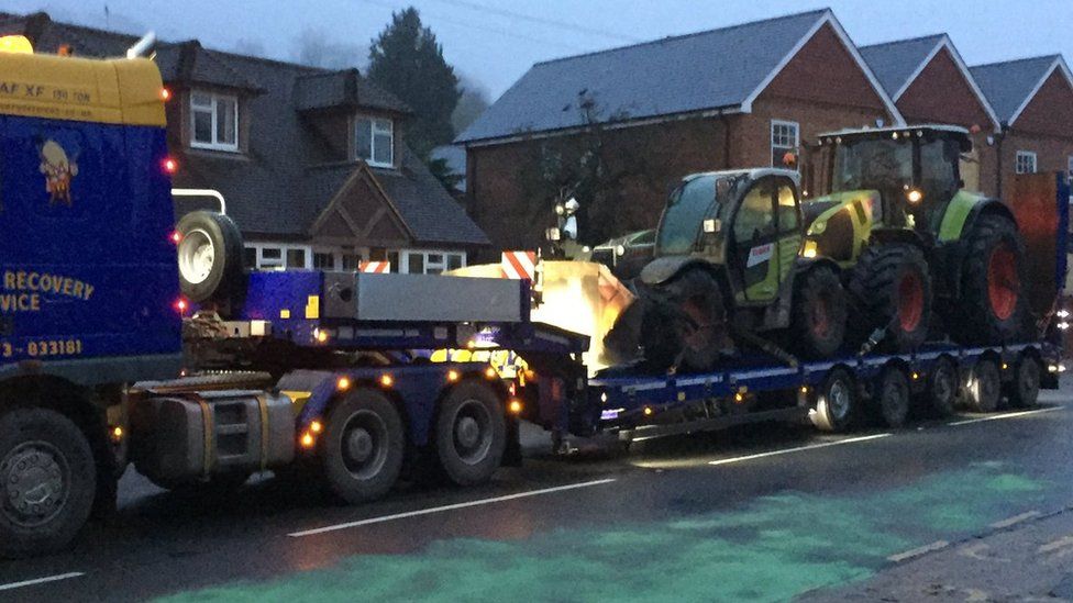 Tractor and digger used in Gomshall cash machine ram-raid - BBC News