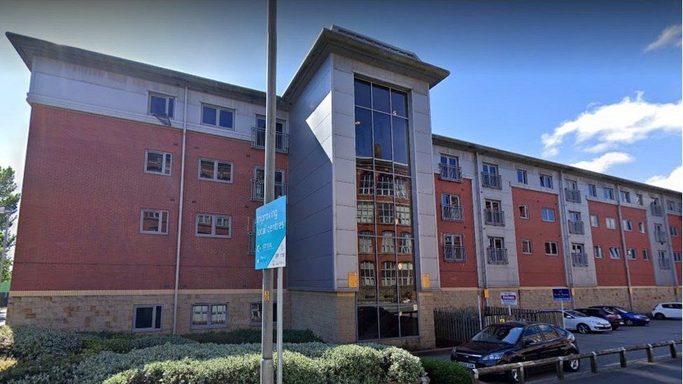 Preston stabbing: Police name man stabbed to death in flats - BBC News