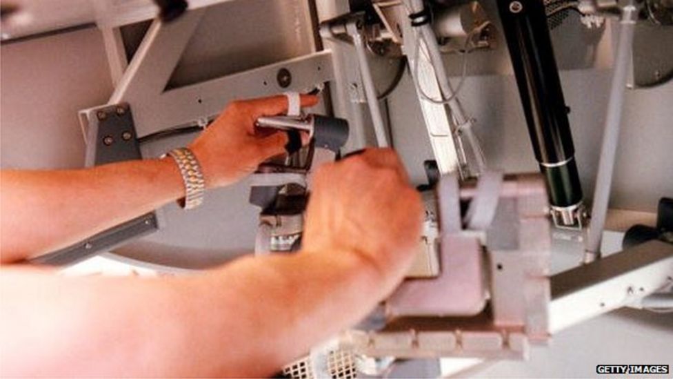Robotic surgery linked to 144 deaths in the US - BBC News