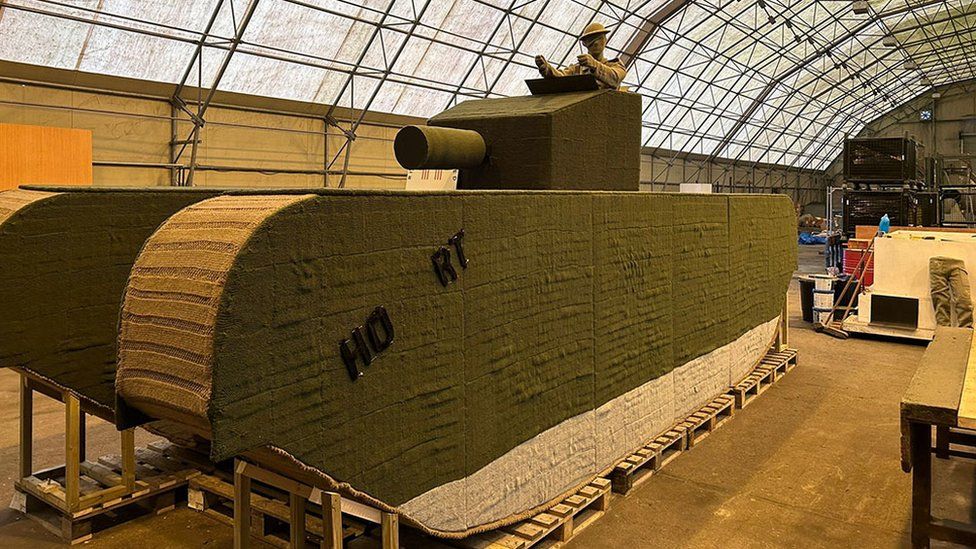 Ripon knitters create life-sized tank to mark D-Day - BBC News