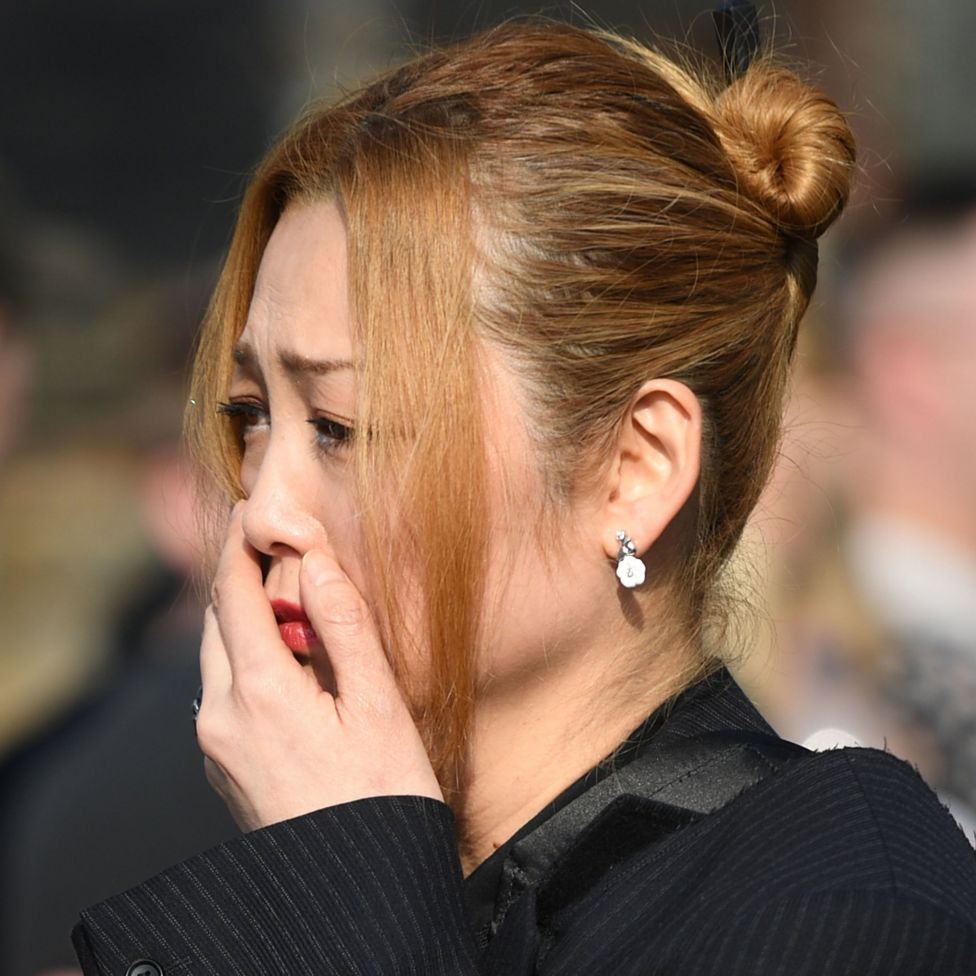 Keith Flint funeral: Prodigy fans line the streets - BBC News