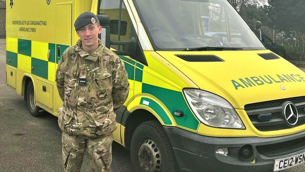 RAF Coningsby: Veteran, 99, has wartime debt repaid by RAF - BBC News