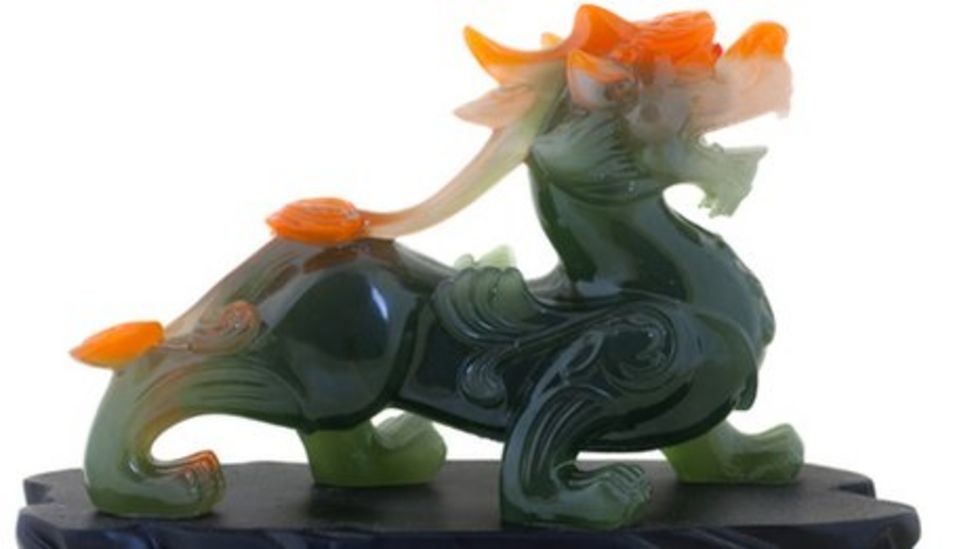 Giant jade stone uncovered in Myanmar - BBC News