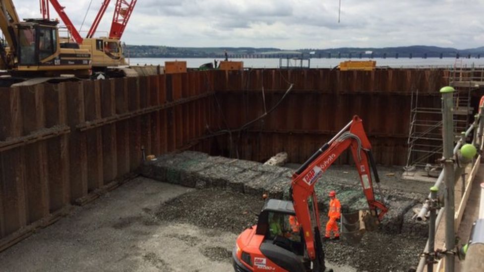Coffer dam completed at Dundee's £80m V&A museum site - BBC News
