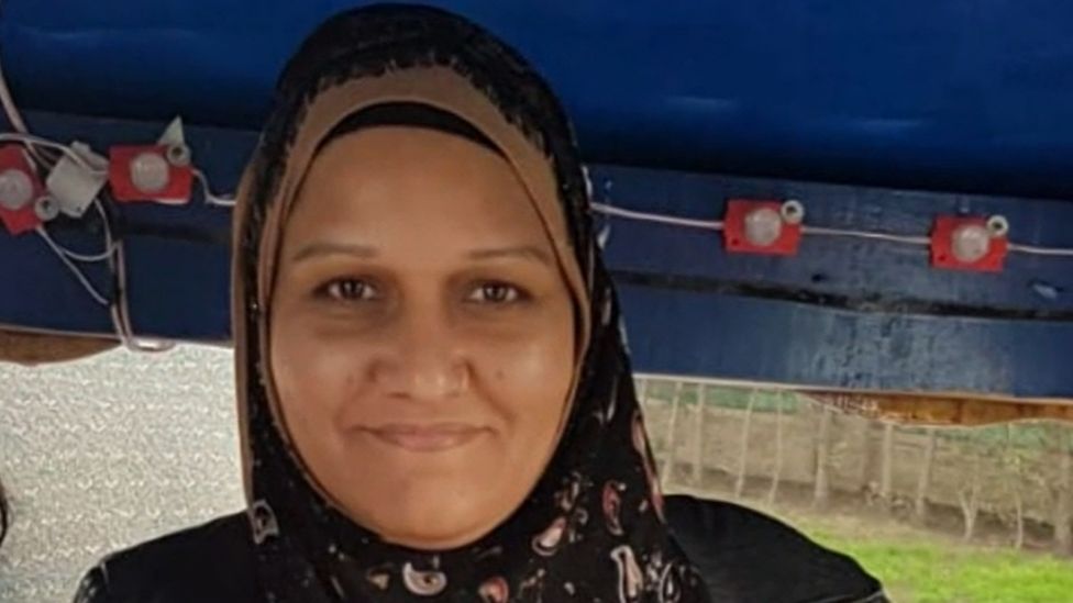 Vaccine appeal to pregnant women after mum dies of Covid - BBC News