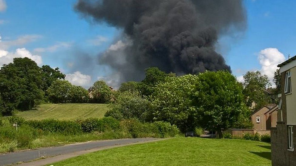 Fire crews tackle blaze at Wavin Plastics in Chippenham - BBC News