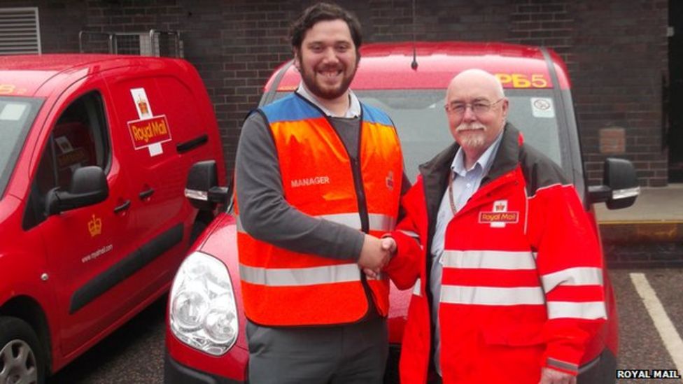 Postman Jimmy Waters saves woman trapped under car - BBC News