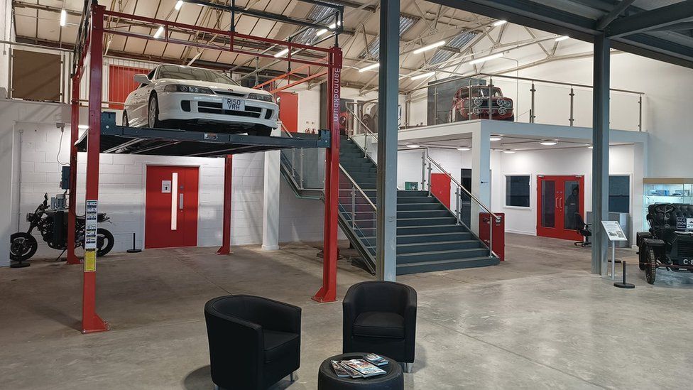 Derby: Classic vehicle centre to open in city - BBC News