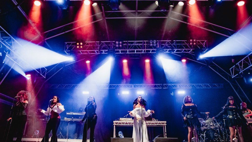 Bananarama excited to play Valley Fest in Bristol - BBC News