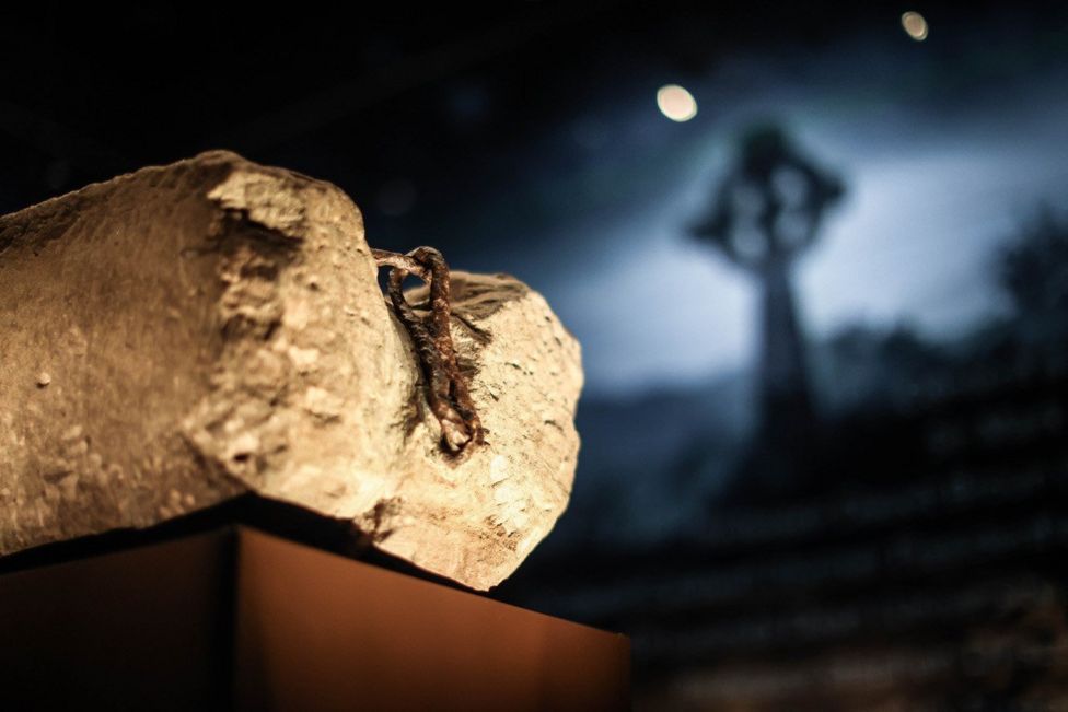 Stone of Destiny takes centre stage at new £27m Perth Museum - BBC News