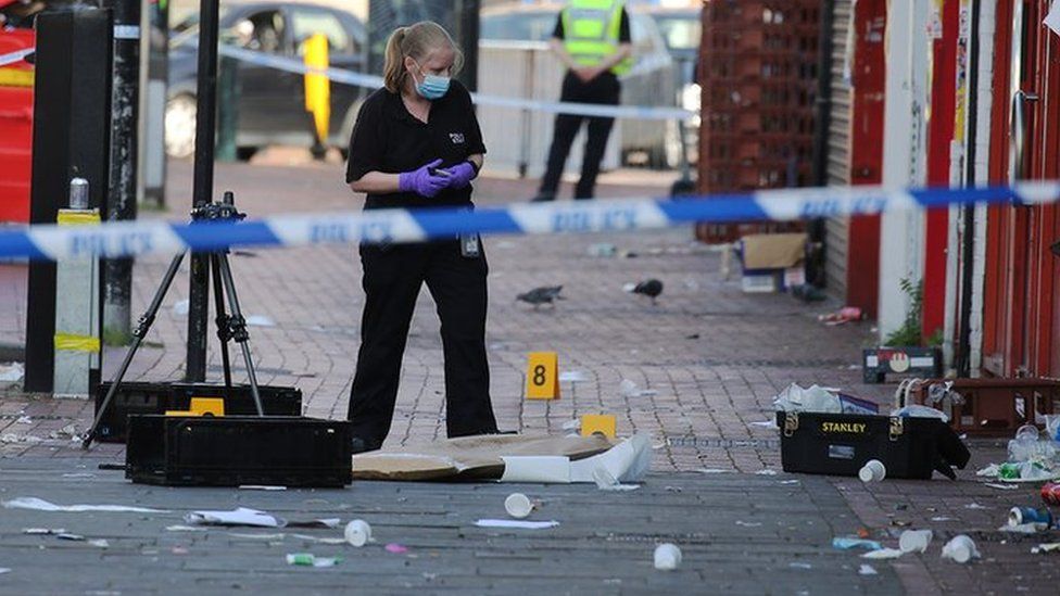 Luton man jailed for machete attack at Eid celebration - BBC News