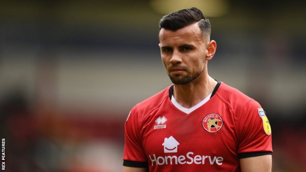 Zeli Ismail: Bradford sign winger after Walsall release - BBC Sport