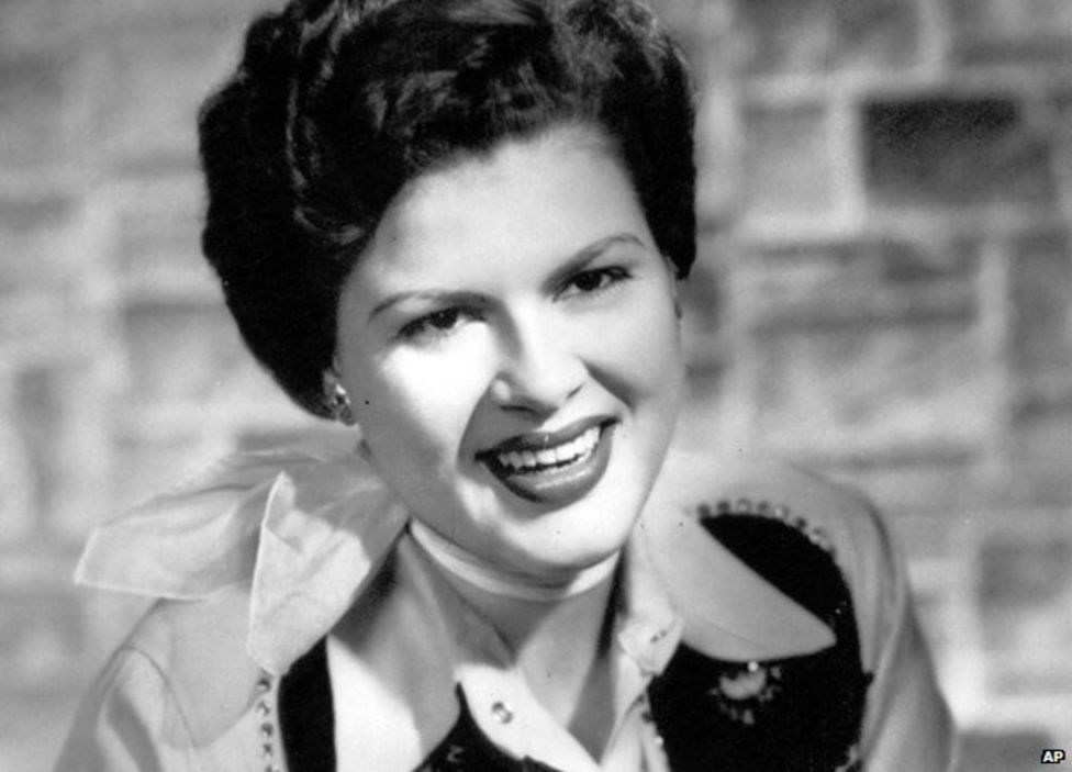 Patsy Cline first Country star to return via hologram - BBC News