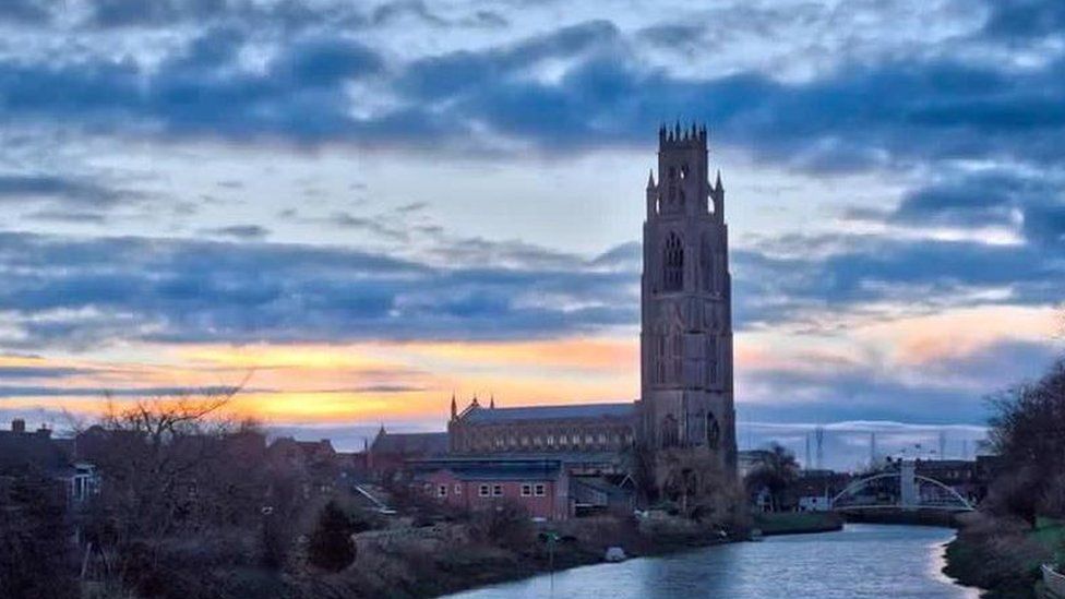 Boston Stump church funeral Facebook appeal for Manfred Jaeke - BBC News