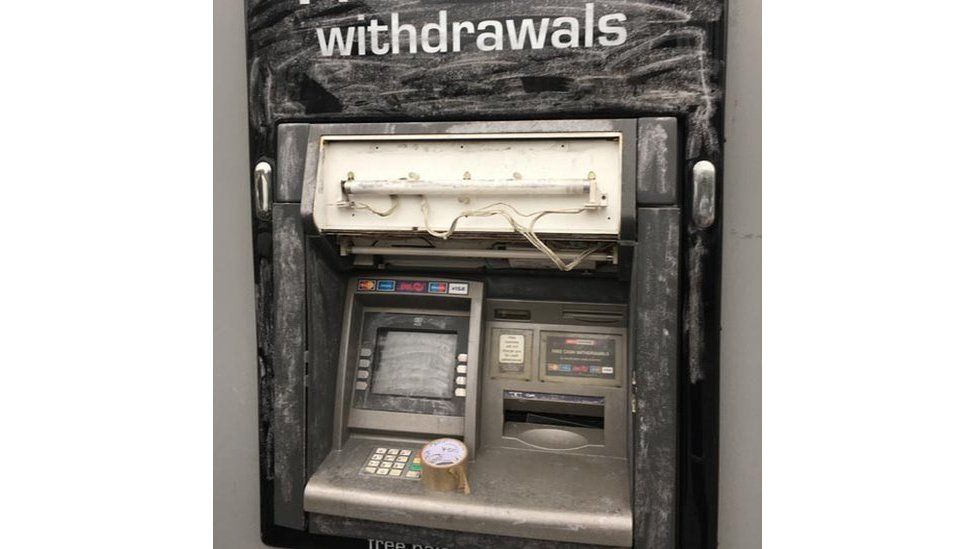 ATM gang members jailed after getting lost in Aberdeen - BBC News