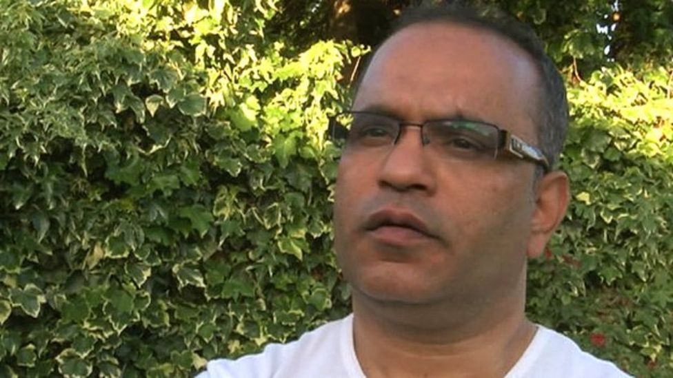 Luton family of 12 'may have gone to Syria' - BBC News