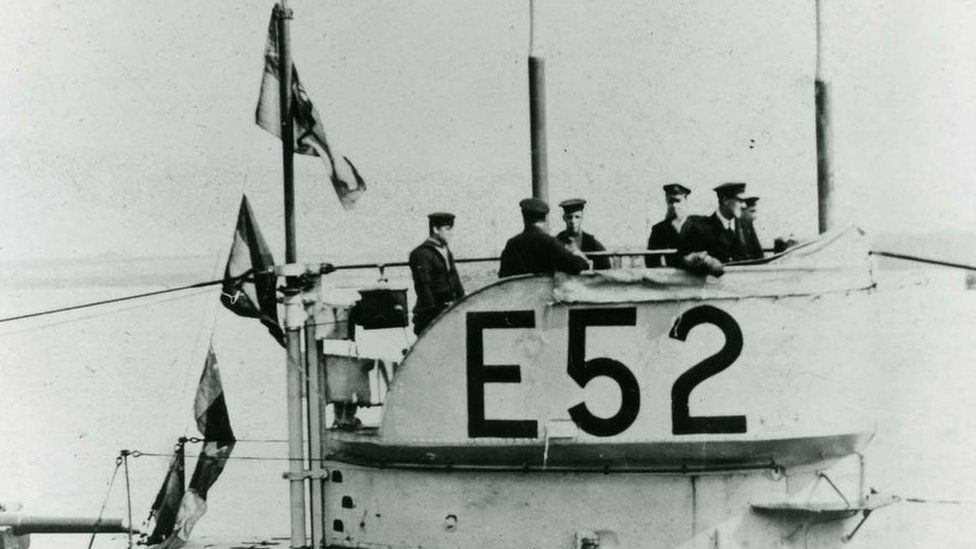 Navy officer reveals identity of buried submarine in Dartmouth - BBC News